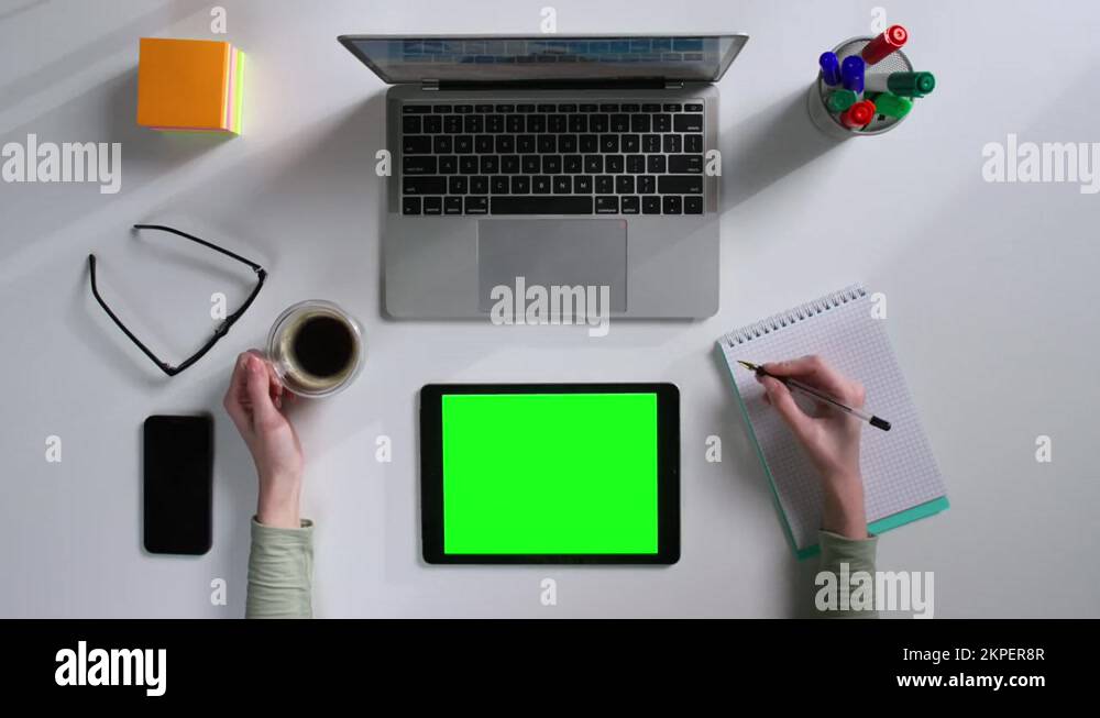 Tablet notes screen Stock Videos & Footage - HD and 4K Video Clips - Alamy