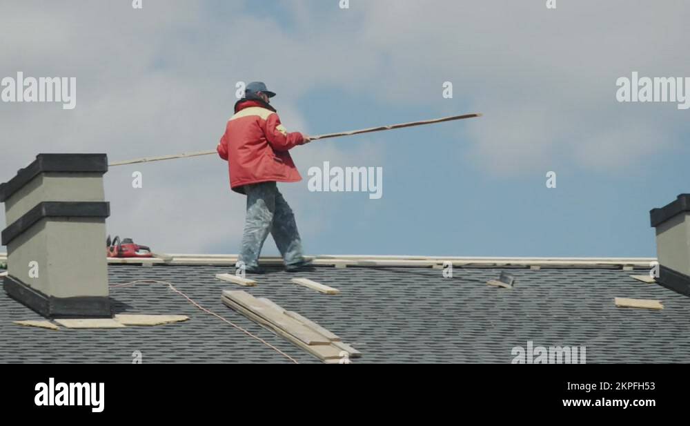 Roofing crew Stock Videos & Footage - HD and 4K Video Clips - Alamy