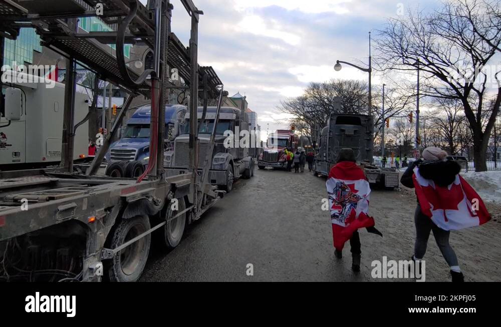 Trucks at border Stock Videos & Footage - HD and 4K Video Clips - Alamy