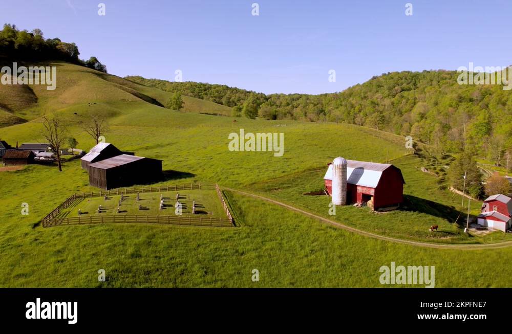 Barn farm scene Stock Videos & Footage - HD and 4K Video Clips - Alamy
