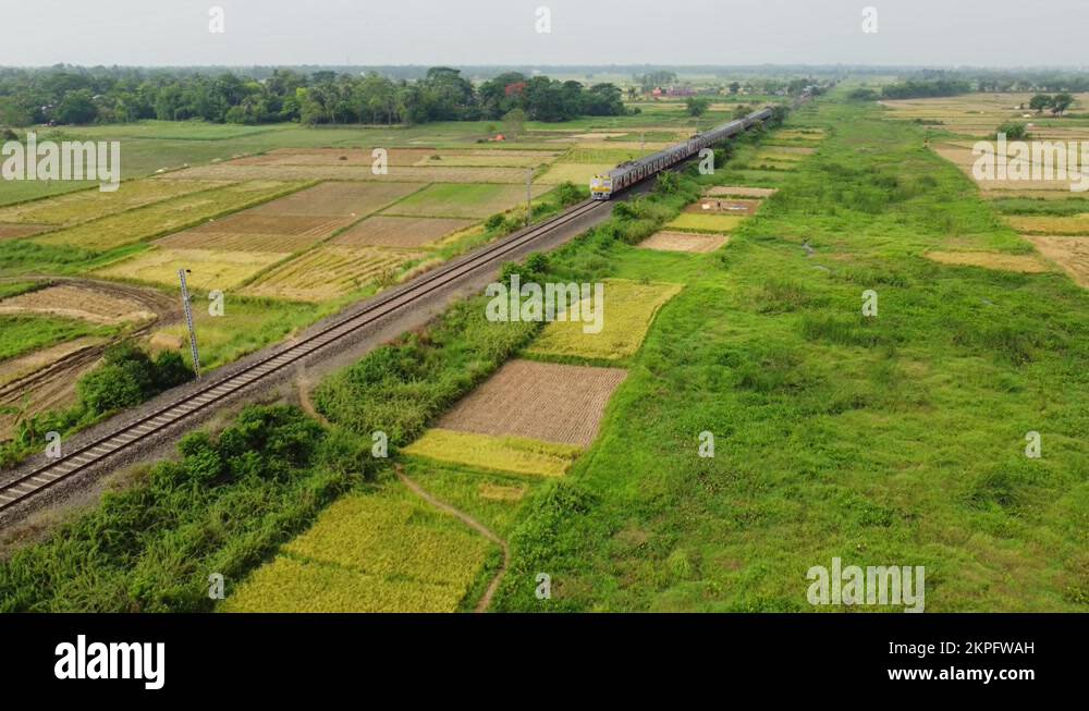 Indian local train Stock Videos & Footage - HD and 4K Video Clips - Alamy