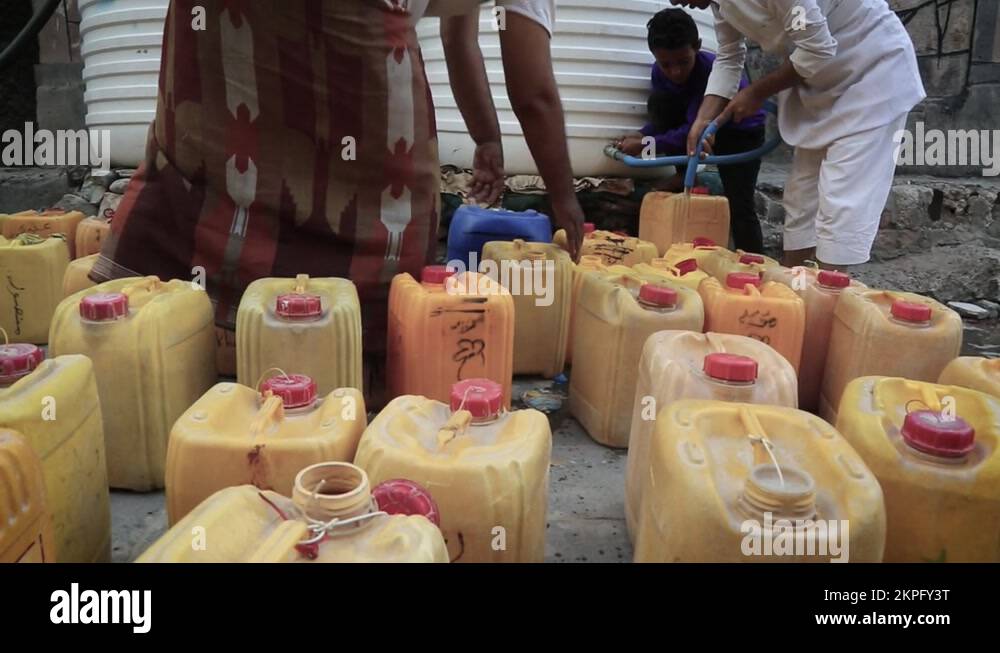 A suffocating water crisis in the Yemeni city of Taiz due to the war ...