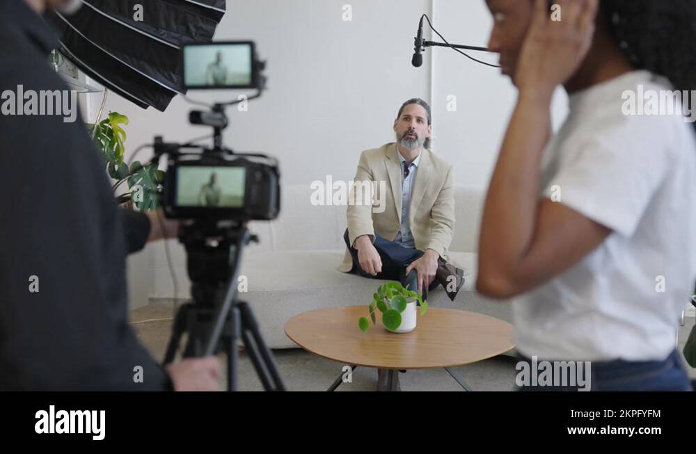 Corporate interview Stock Videos & Footage - HD and 4K Video Clips - Alamy