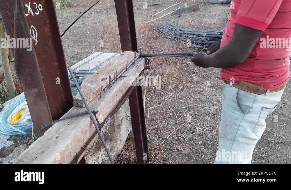 Bending bar Stock Videos & Footage - HD and 4K Video Clips - Alamy