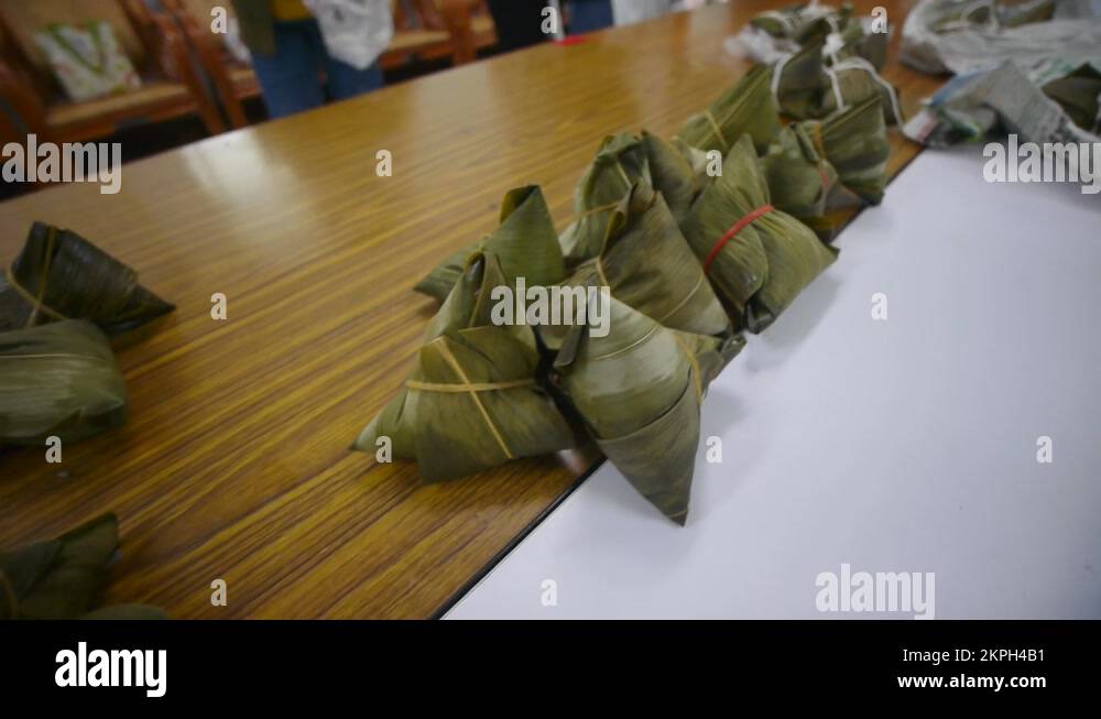 Arranged in parallel Stock Videos & Footage - HD and 4K Video Clips - Alamy