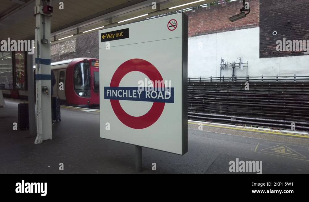 Roundel symbol Stock Videos & Footage - HD and 4K Video Clips - Alamy