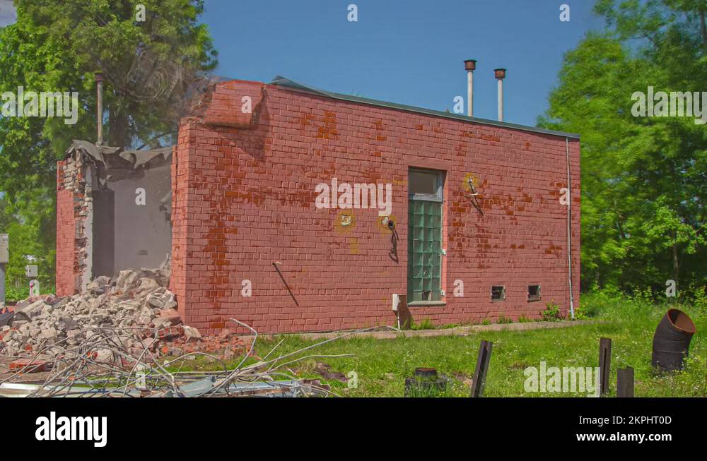 Arm house old trees Stock Videos & Footage - HD and 4K Video Clips - Alamy