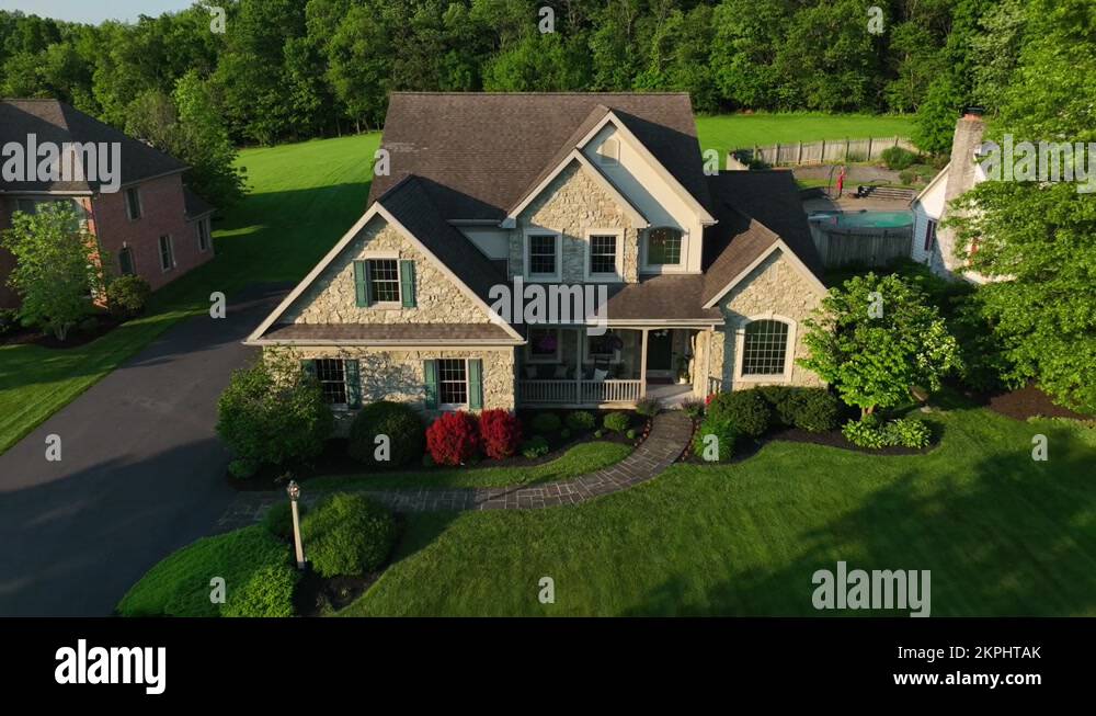 Large american home Stock Videos & Footage - HD and 4K Video Clips - Alamy