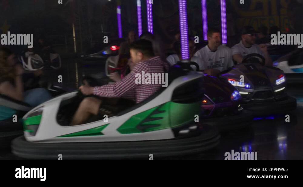 Bumper crowd Stock Videos & Footage - HD and 4K Video Clips - Alamy