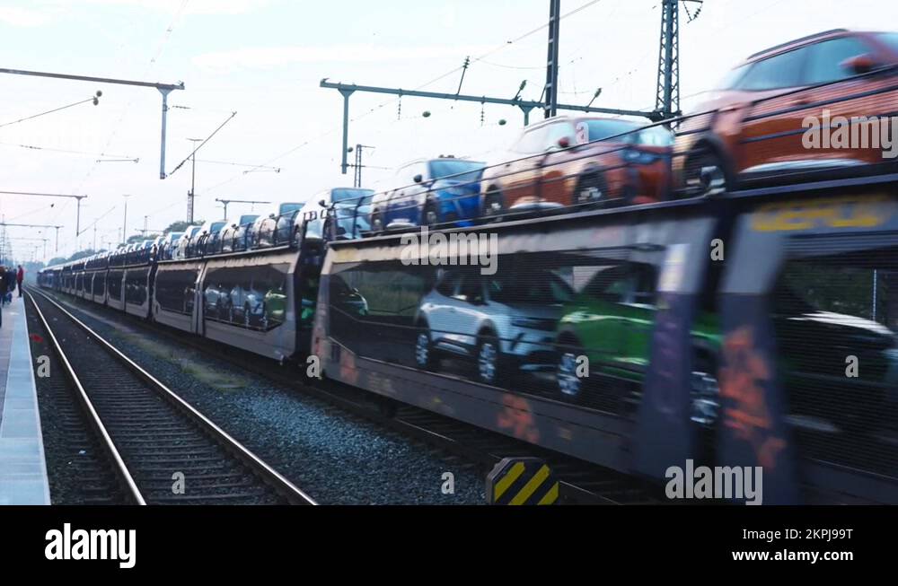 Railroad cars on railway Stock Videos & Footage - HD and 4K Video Clips ...