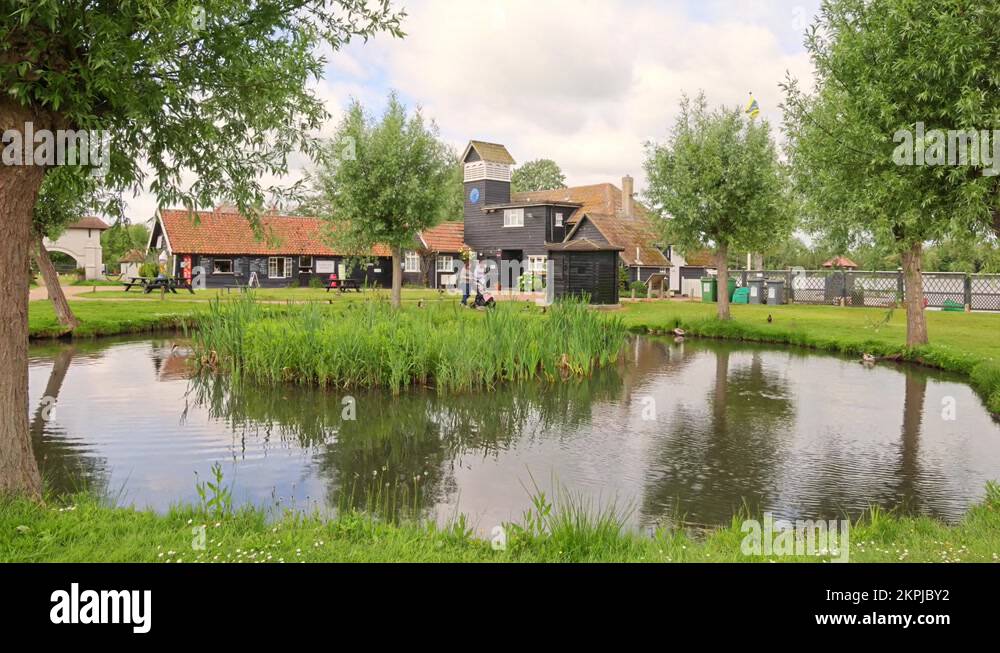 Village pond uk Stock Videos & Footage - HD and 4K Video Clips - Alamy