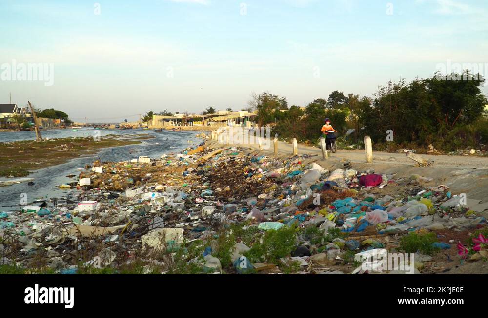 Third world country landfill Stock Videos & Footage - HD and 4K Video ...