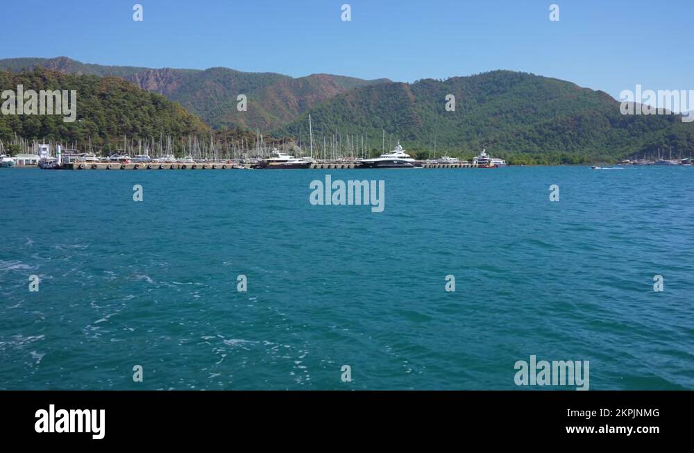 Horizon line water blue Stock Videos & Footage - HD and 4K Video Clips ...