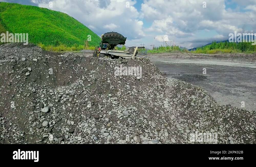 Earth pit box Stock Videos & Footage - HD and 4K Video Clips - Alamy