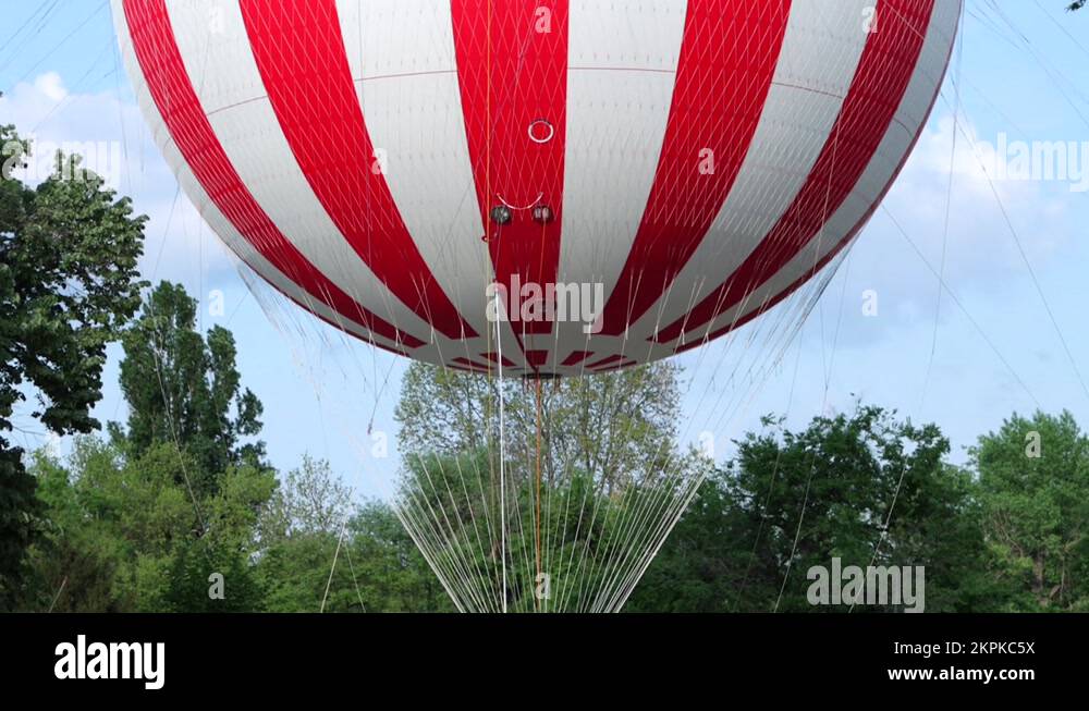 Balloon Viewpoint Opens In The City Park – LENB