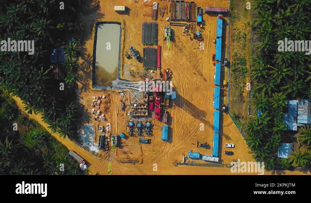 Cinematic Onshore Drilling and Workover Rig structure and Rig equipment ...