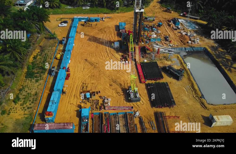 Cinematic Onshore Drilling and Workover Rig structure and Rig equipment ...