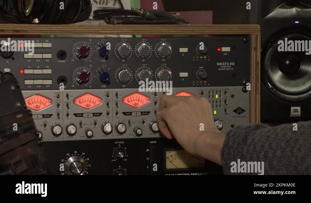 Audio hardware Stock Videos & Footage - HD and 4K Video Clips - Alamy