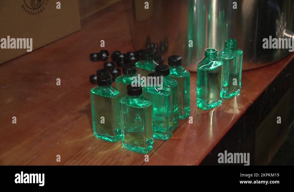 Labeling labelling Stock Videos & Footage - HD and 4K Video Clips - Alamy