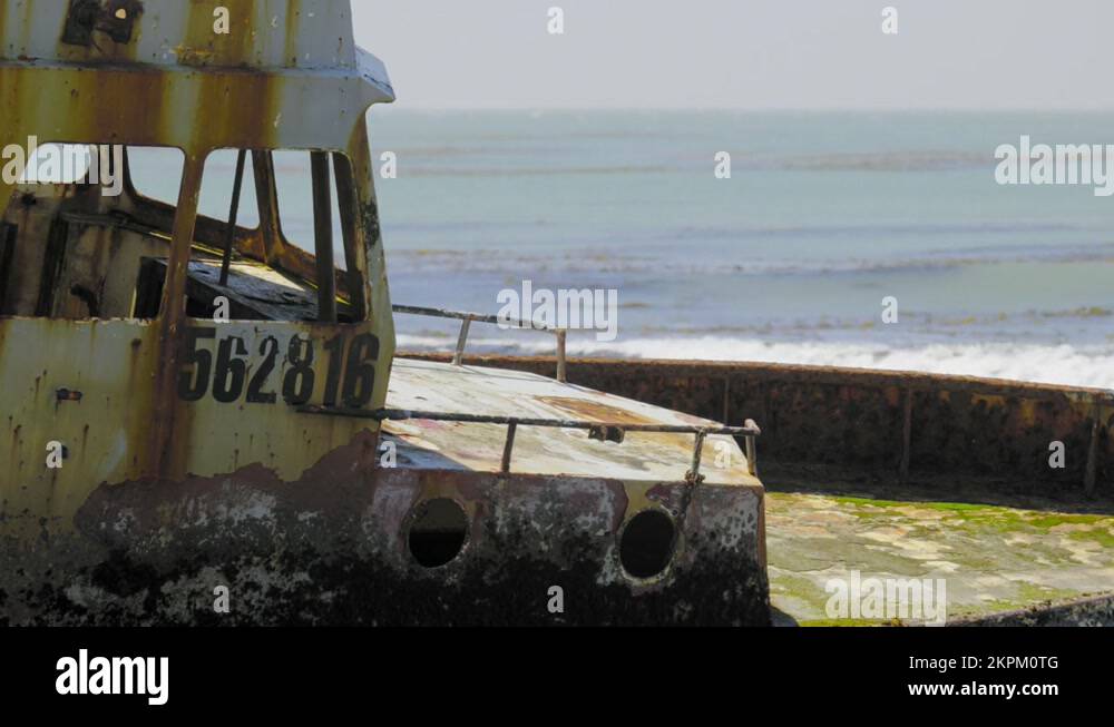 Vessel wheel Stock Videos & Footage - HD and 4K Video Clips - Alamy