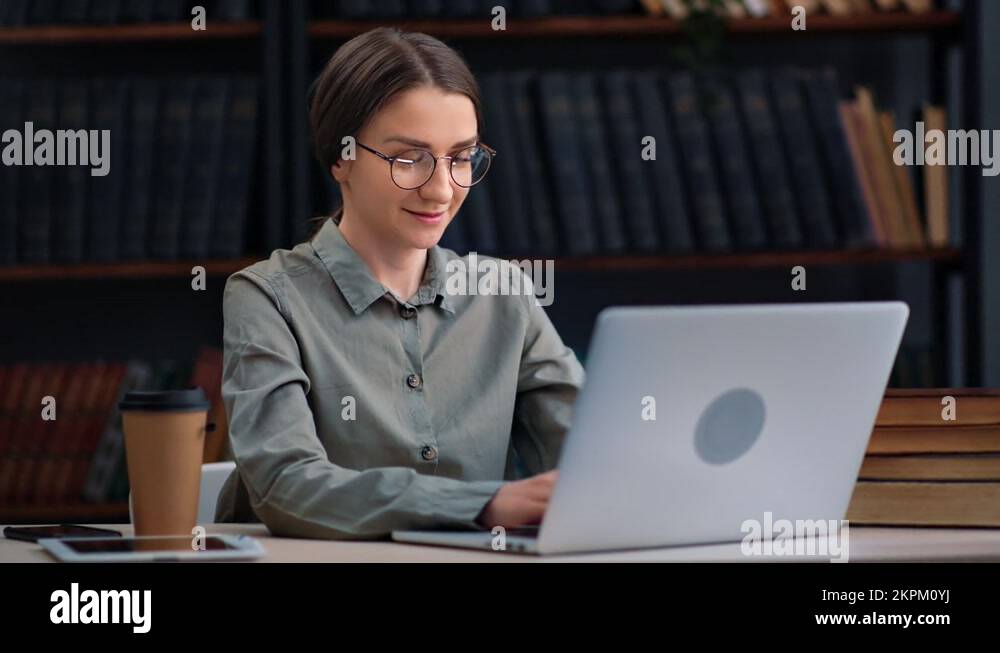 E business distance Stock Videos & Footage - HD and 4K Video Clips - Alamy