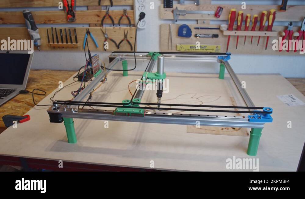 Plotter drawing Stock Videos & Footage - HD and 4K Video Clips - Alamy