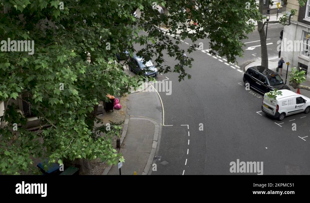 Roundabout with tree Stock Videos & Footage - HD and 4K Video Clips - Alamy