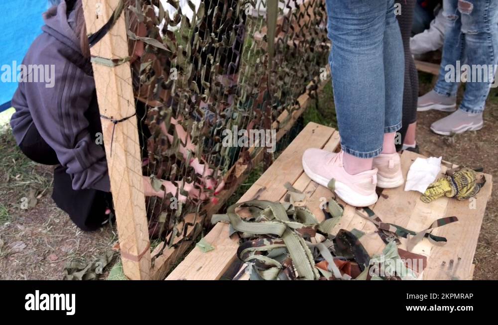 Army netting Stock Videos & Footage - HD and 4K Video Clips - Alamy