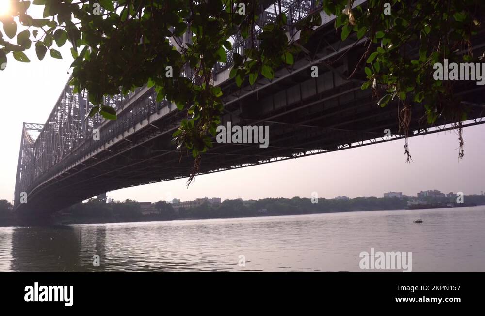 Howrah Bridge is a continental bridge built in 1943. One and a half ...