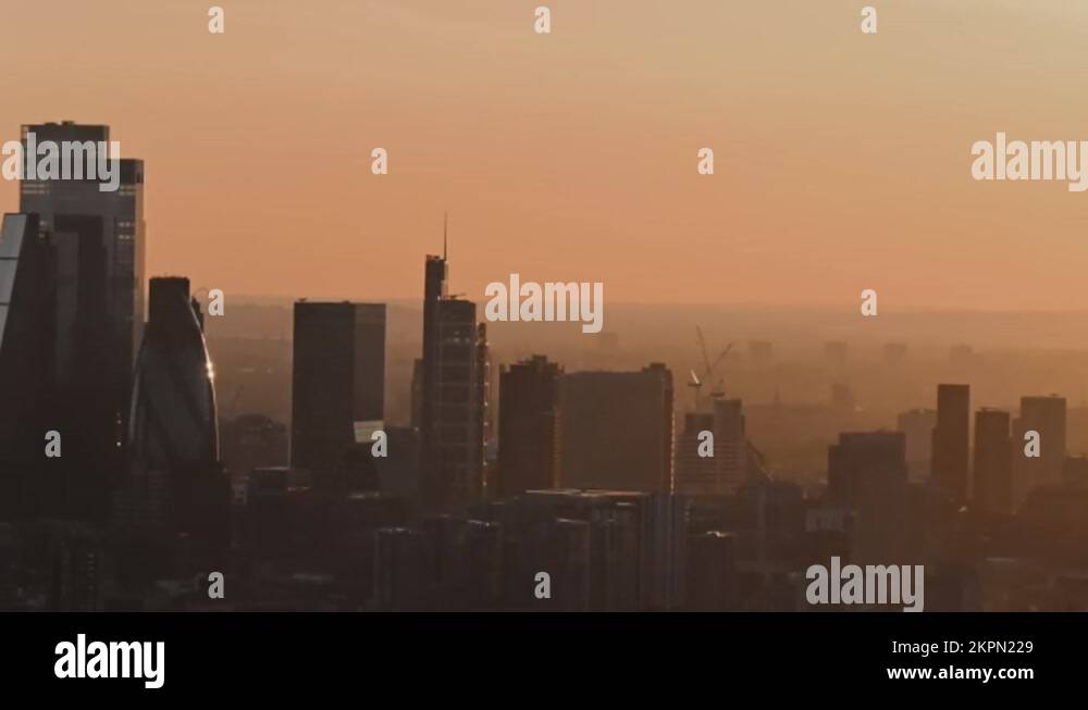 Landmark pinnacle london docklands Stock Videos & Footage - HD and 4K ...