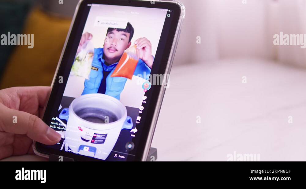 Provider switching Stock Videos & Footage - HD and 4K Video Clips - Alamy