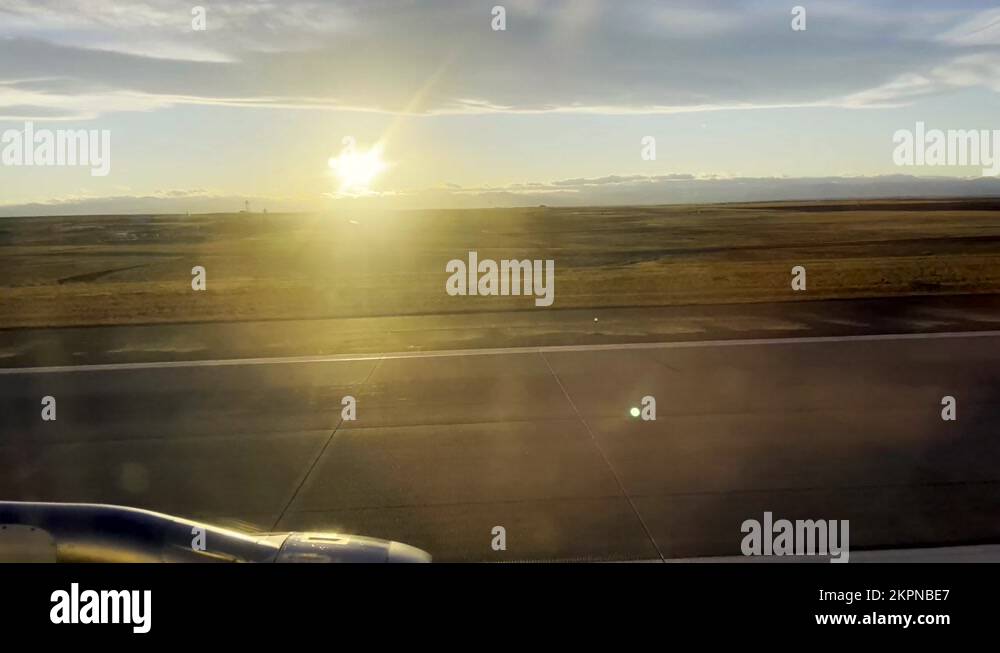 Side view airplane Stock Videos & Footage - HD and 4K Video Clips - Alamy