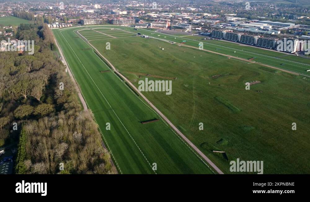 Newbury racecourse Stock Videos & Footage - HD and 4K Video Clips - Alamy
