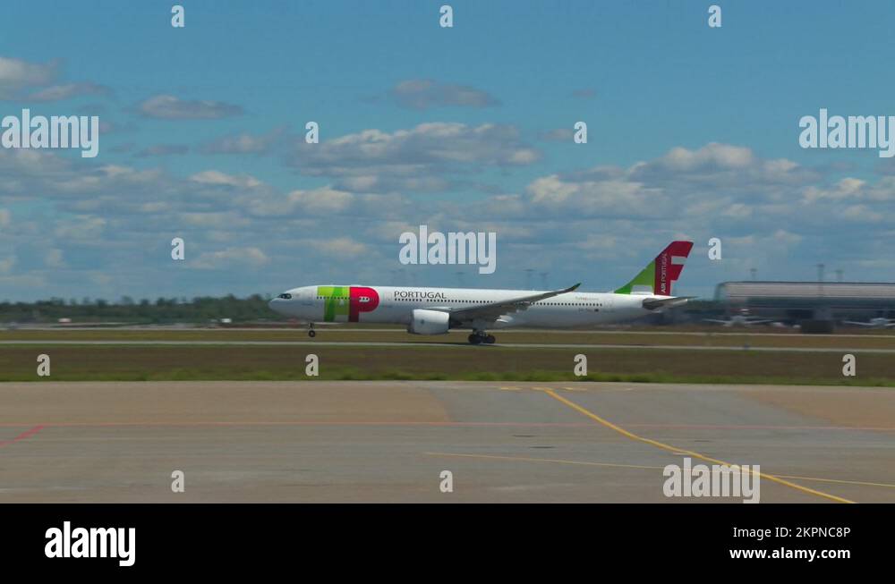 A330 neo Stock Videos & Footage - HD and 4K Video Clips - Alamy