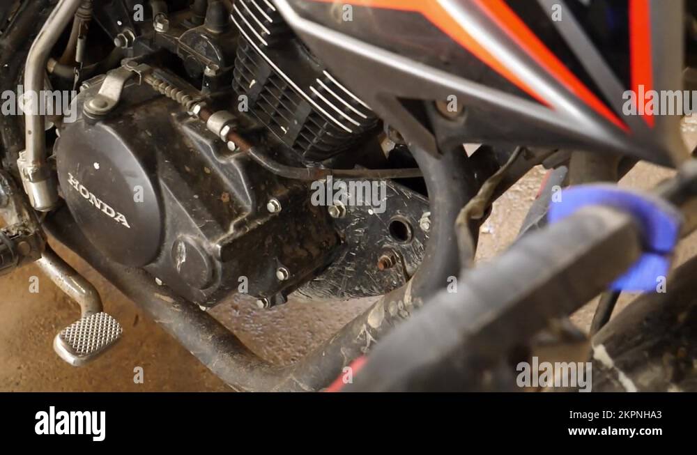 Honda cb150f Stock Videos & Footage - HD and 4K Video Clips - Alamy