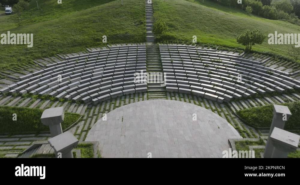 Amphitheatre valley Stock Videos & Footage - HD and 4K Video Clips - Alamy