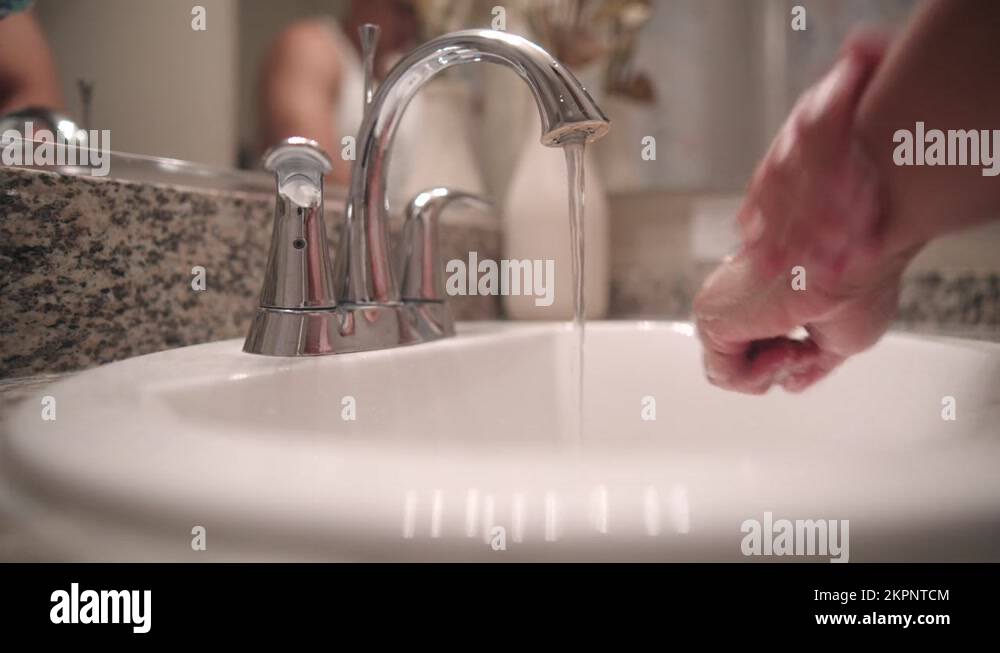 Mirrors man Stock Videos & Footage - HD and 4K Video Clips - Alamy