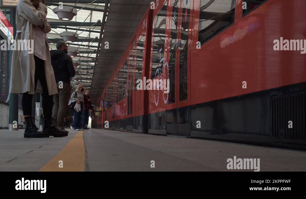 Doors open door platform Stock Videos & Footage - HD and 4K Video Clips ...