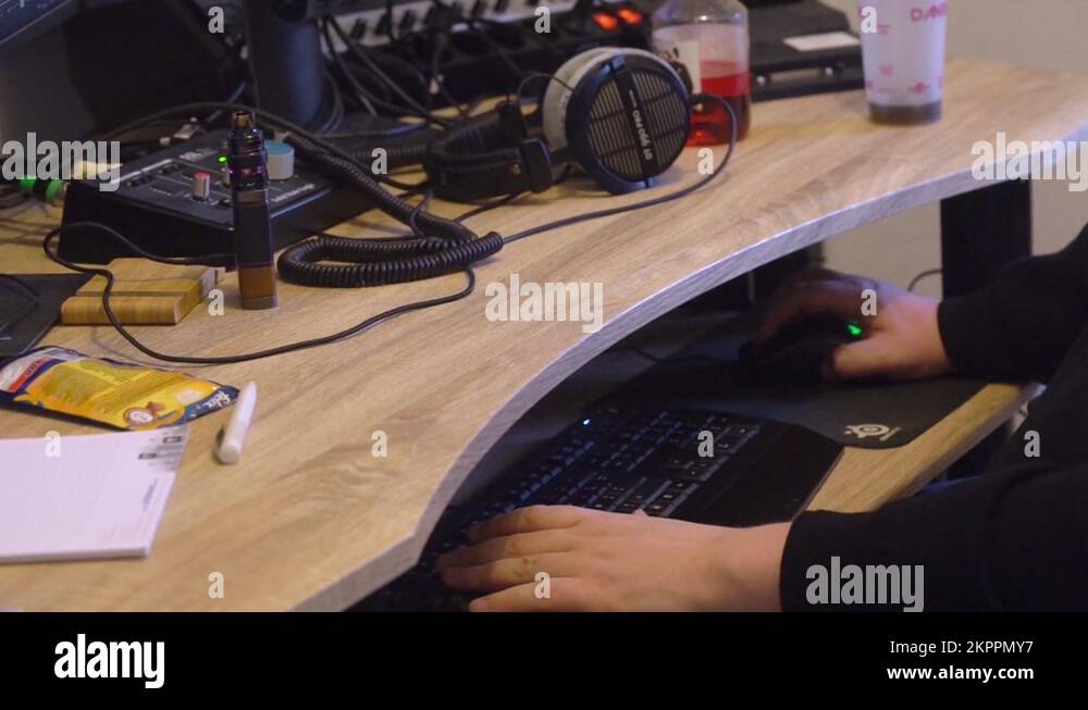 Workstation application Stock Videos & Footage - HD and 4K Video Clips ...