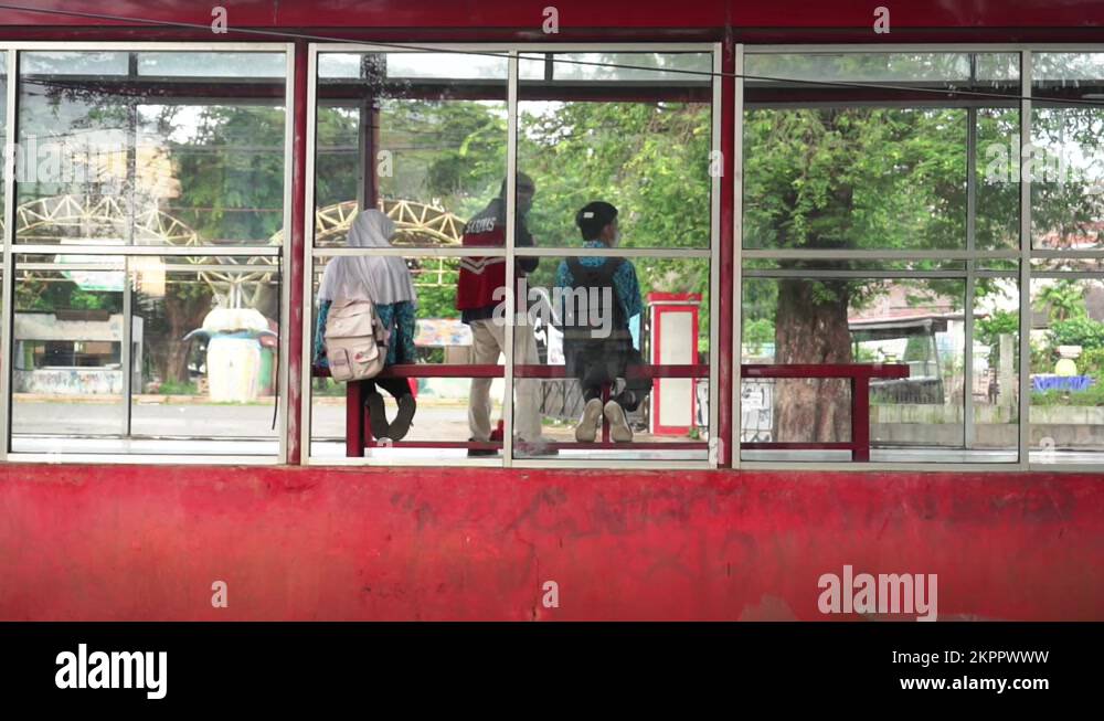 Bus transit stop Stock Videos & Footage - HD and 4K Video Clips - Alamy