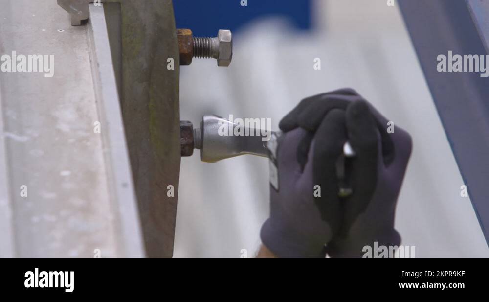 Pipe grips Stock Videos & Footage - HD and 4K Video Clips - Alamy