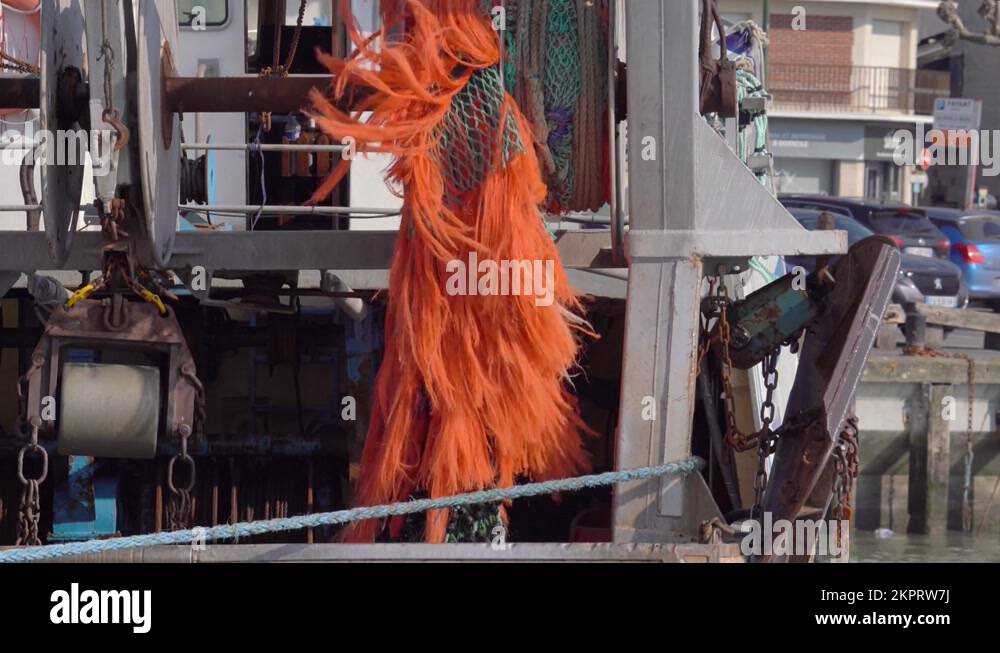 Rolling ropes Stock Videos & Footage - HD and 4K Video Clips - Alamy