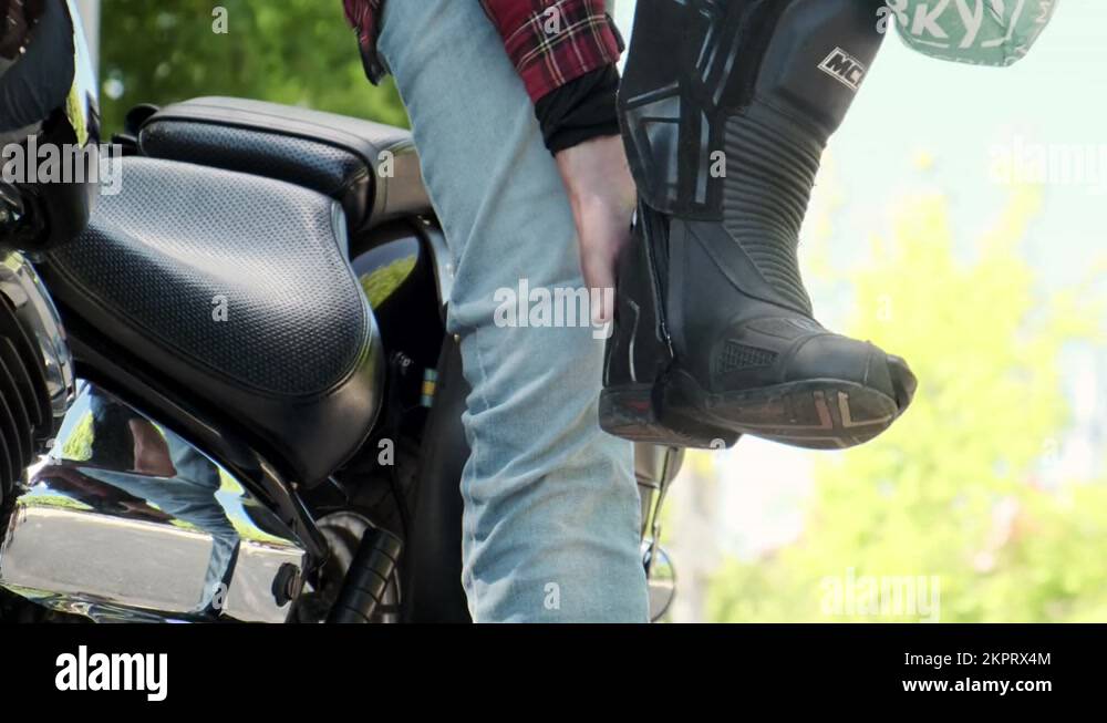 Motorcycle boots Stock Videos & Footage - HD and 4K Video Clips - Alamy