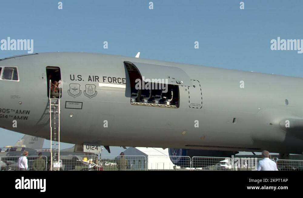 Kc 10 refueling tanker airplane Stock Videos & Footage - HD and 4K ...