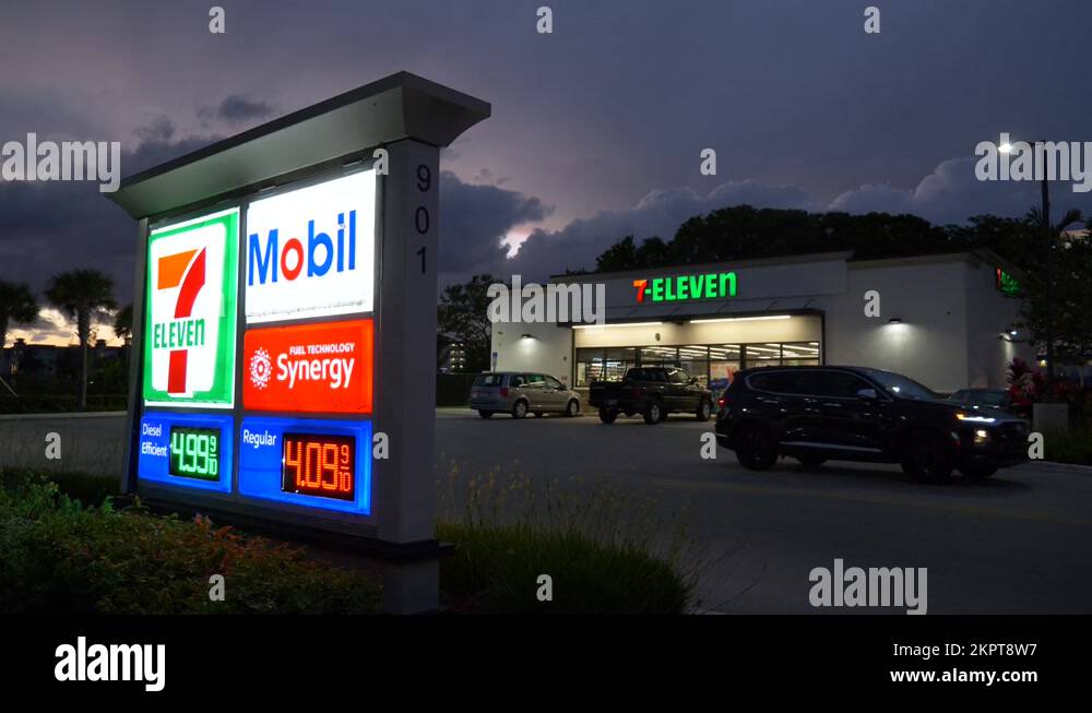 Mobil 7-11 Gas Station Sign Prices Convenience Store Stock Video ...