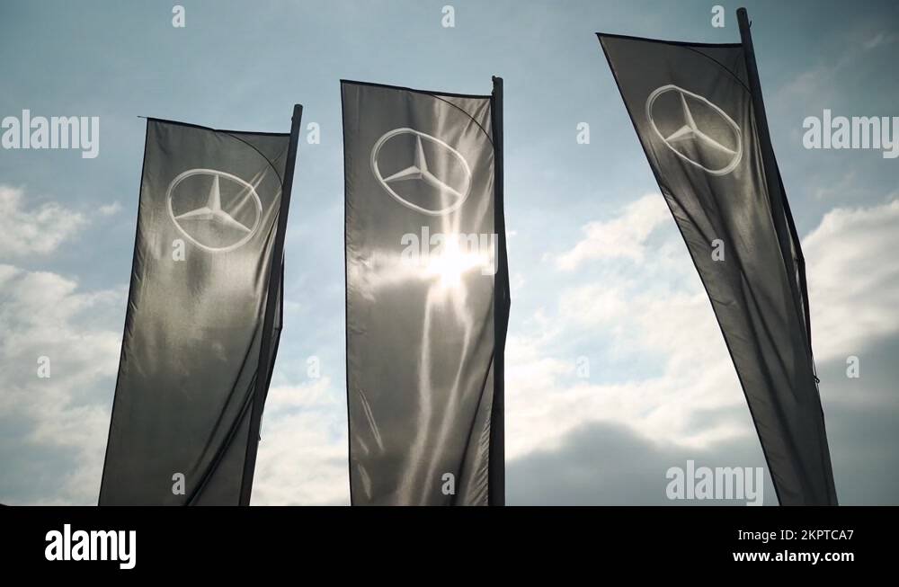 Daimler benz emblem Stock Videos & Footage - HD and 4K Video Clips - Alamy