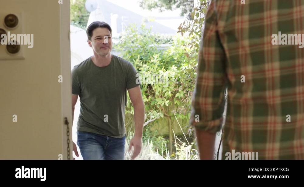 Guest arriving house Stock Videos & Footage - HD and 4K Video Clips - Alamy