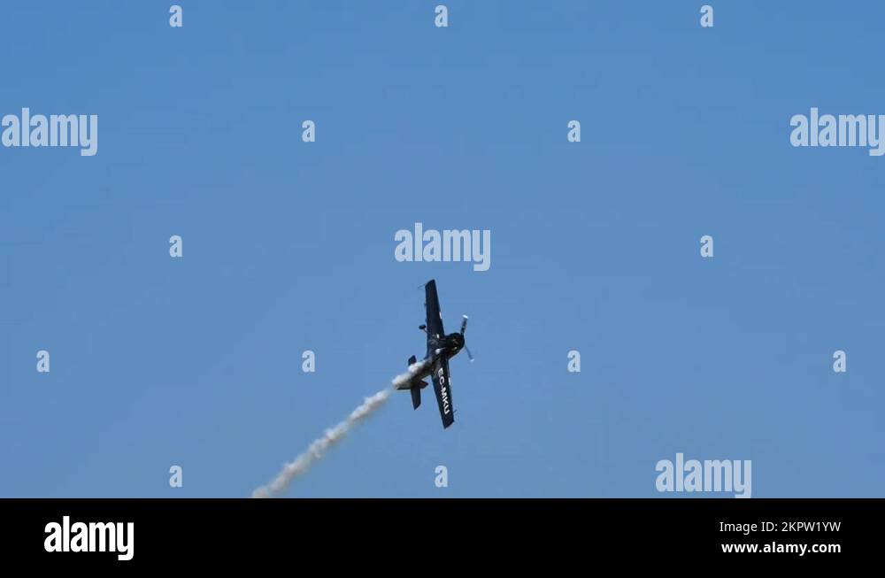 Dip dive twist from a aerobatic Sukhoi Su 31 exstreme acrobatic ...