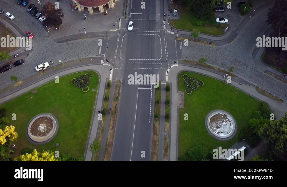 Symmetrical street Stock Videos & Footage - HD and 4K Video Clips - Alamy