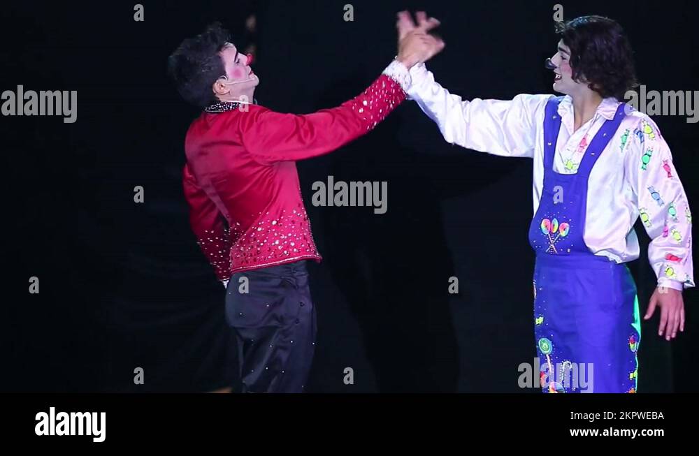Pair clowns Stock Videos & Footage - HD and 4K Video Clips - Alamy